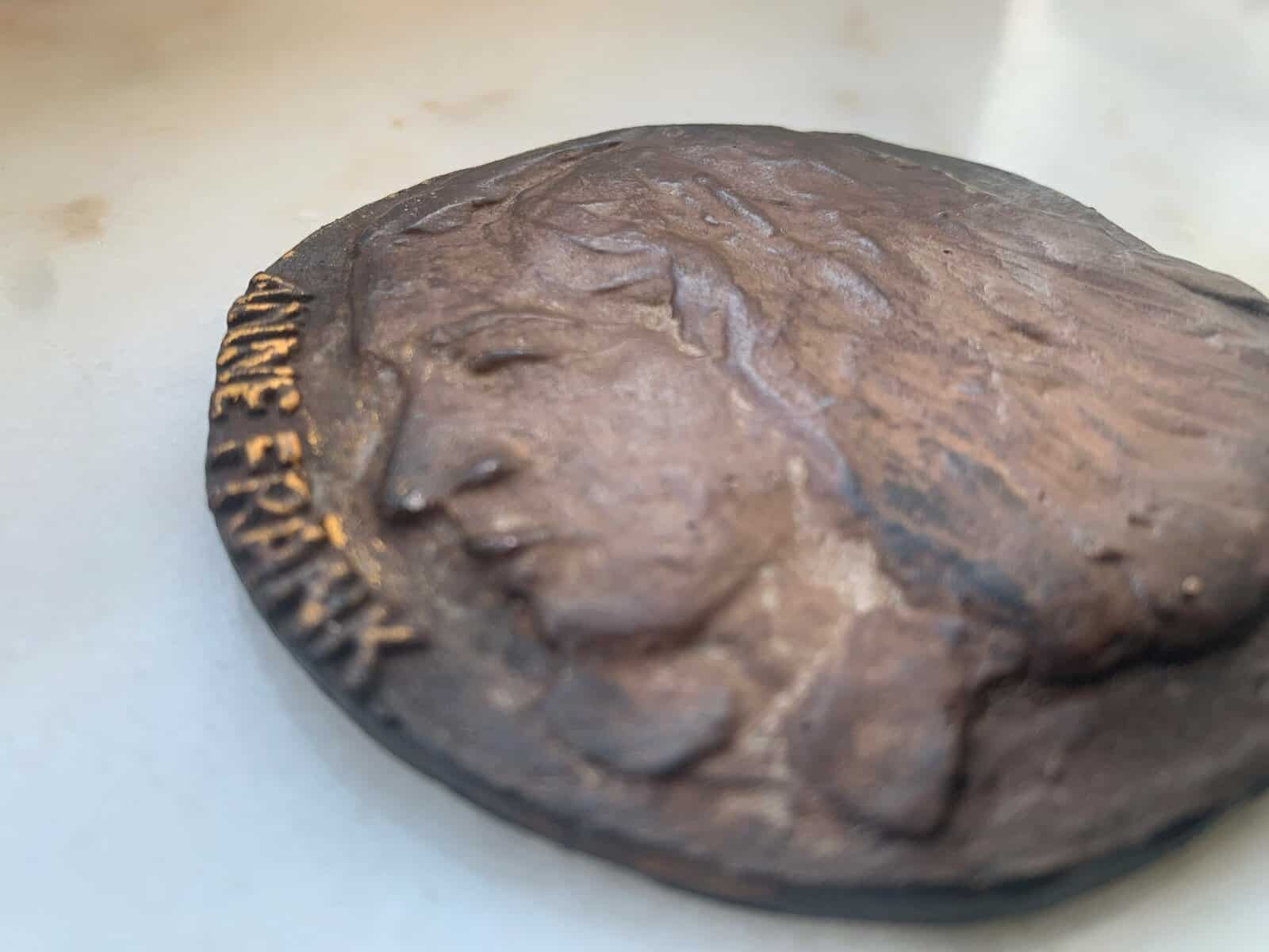 Wie wordt de opvolger van Lyna en Anton? - GO! atheneum Anne Frank